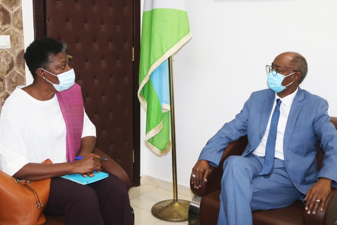 Le Ministre de la Décentralisation SEM Kassim Haroun Ali reçoit dans ...